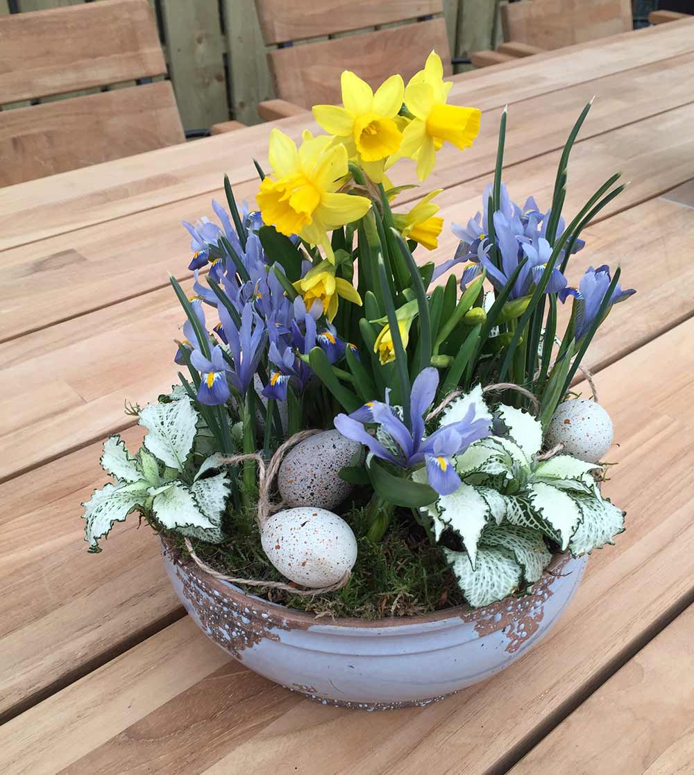 ‘How to’? Make a Beautiful Easter Table Display– Perrywood